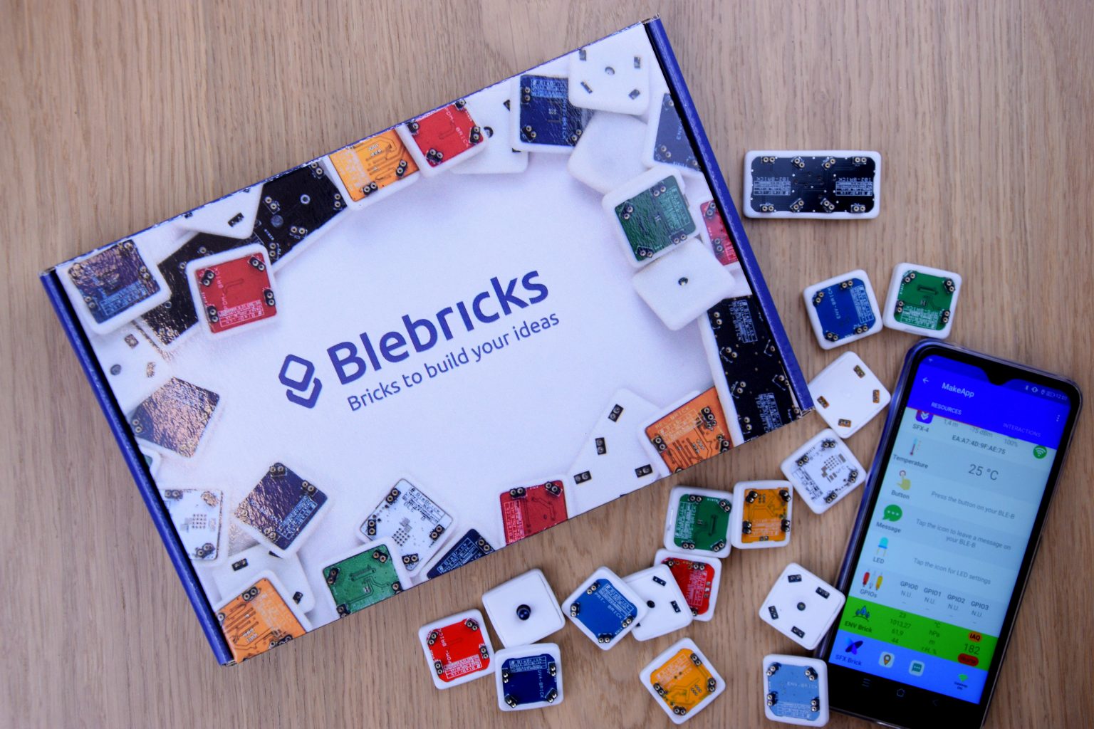 Blebricks – Make IoT easy: Incastra i mattoncini e crea i tuoi disposititi IoT